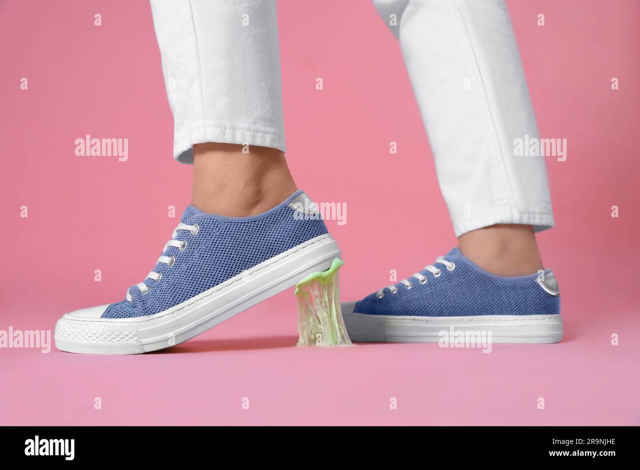 Chewing gum stuck on shoe hi-res stock photography and images - Alamy