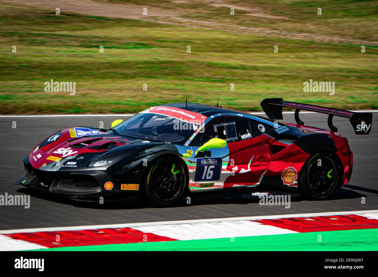 Racing Ferrari Challenge Car at Brands Hatch, UK Stock Photo - Alamy