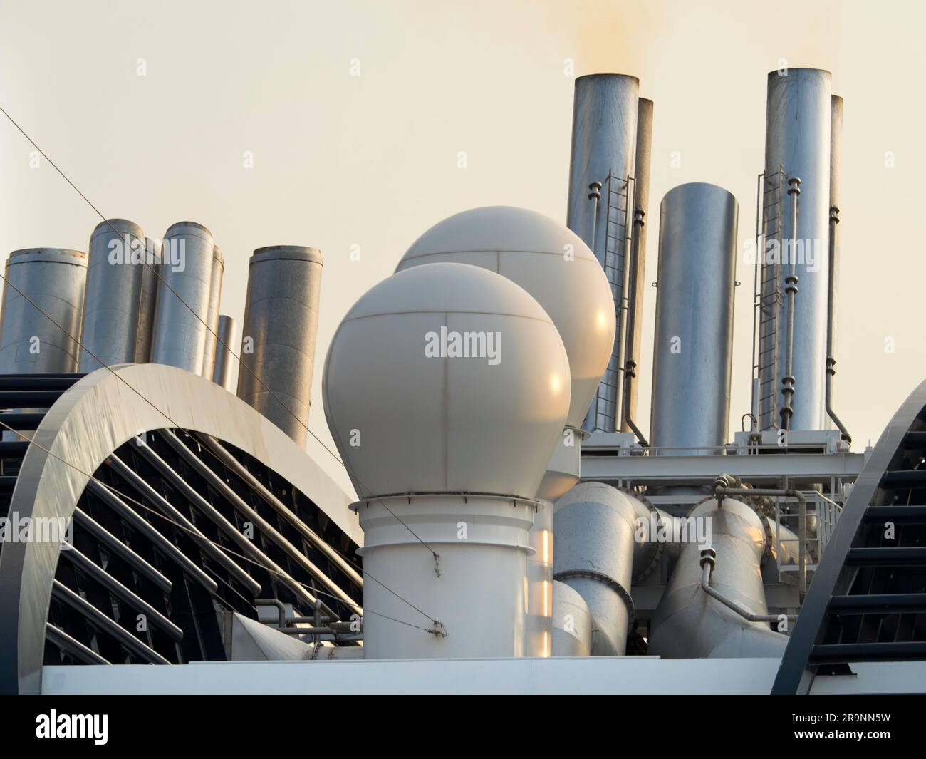 White spherical radome hi-res stock photography and images - Alamy