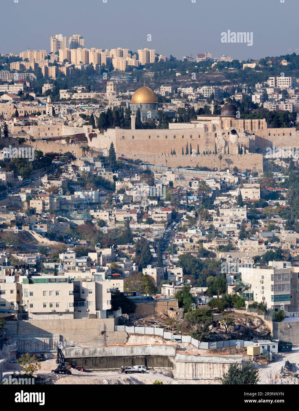 With over 5000 years of turbulent history behind it, Yerushalayim ...