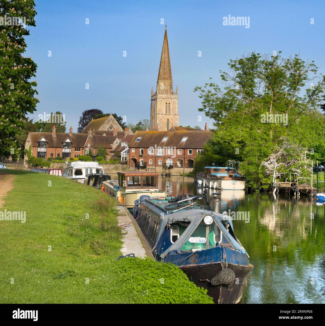 A fine view of the Thames at Abingdon, early on a summer morning. We're ...