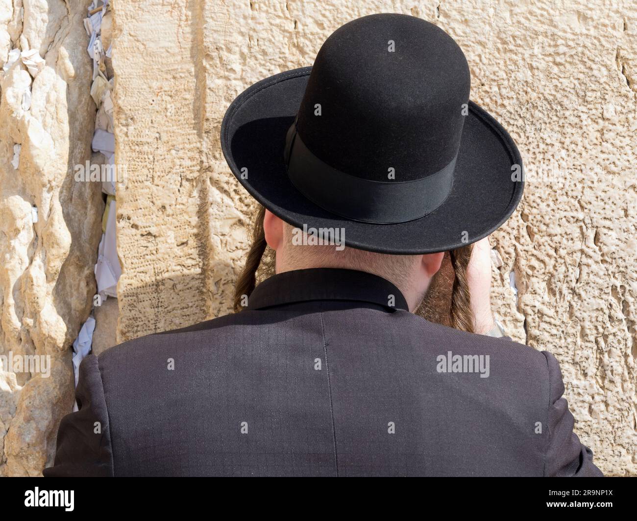With over 5000 years of turbulent history behind it, Yerushalayim ...