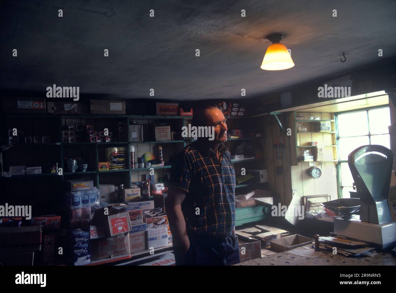 Old grocery shop interior hi-res stock photography and images - Alamy