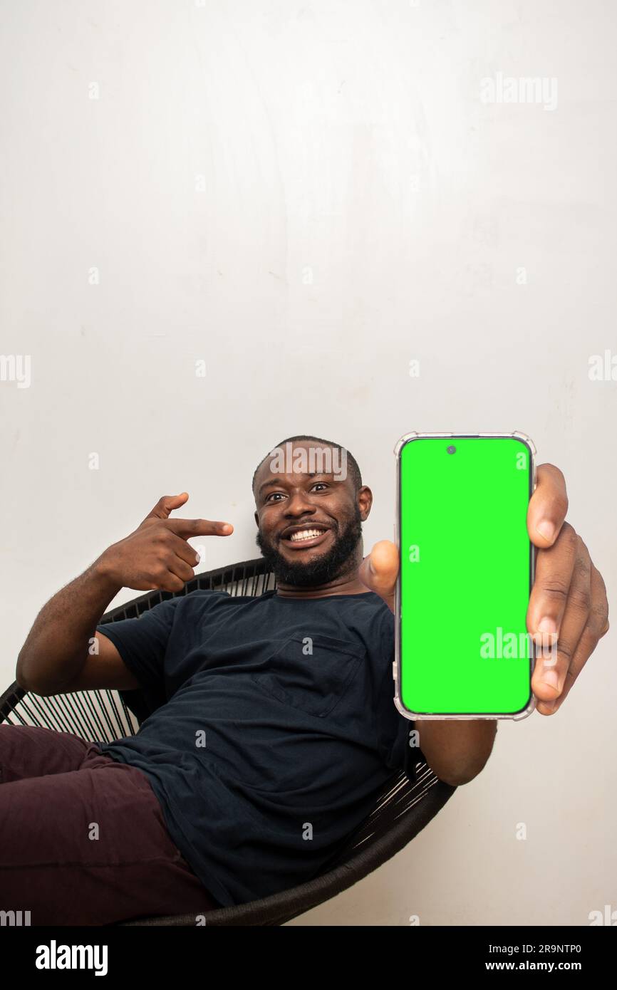 Person holding screen shows hi-res stock photography and images - Alamy