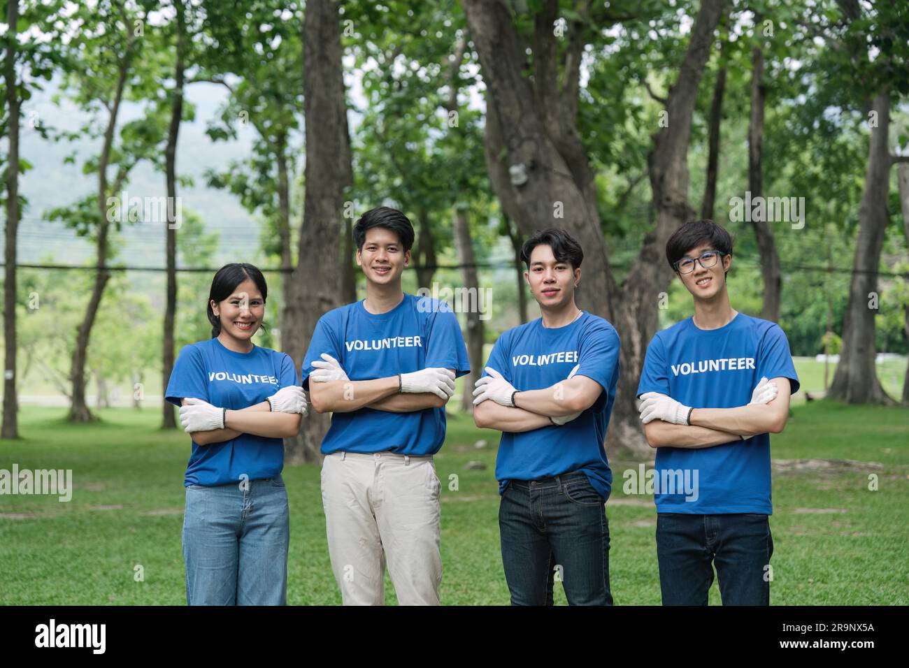 volunteers charity, group of volunteers join together to cleanup ...