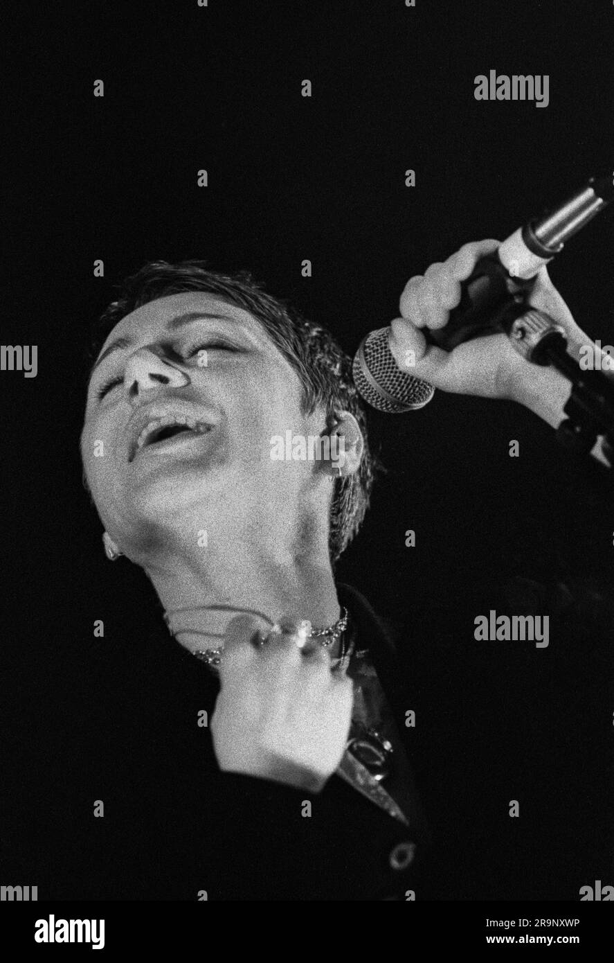 COCTEAU TWINS, CONCERT, 1994: Elizabeth Fraser of Scottish dream pop ...