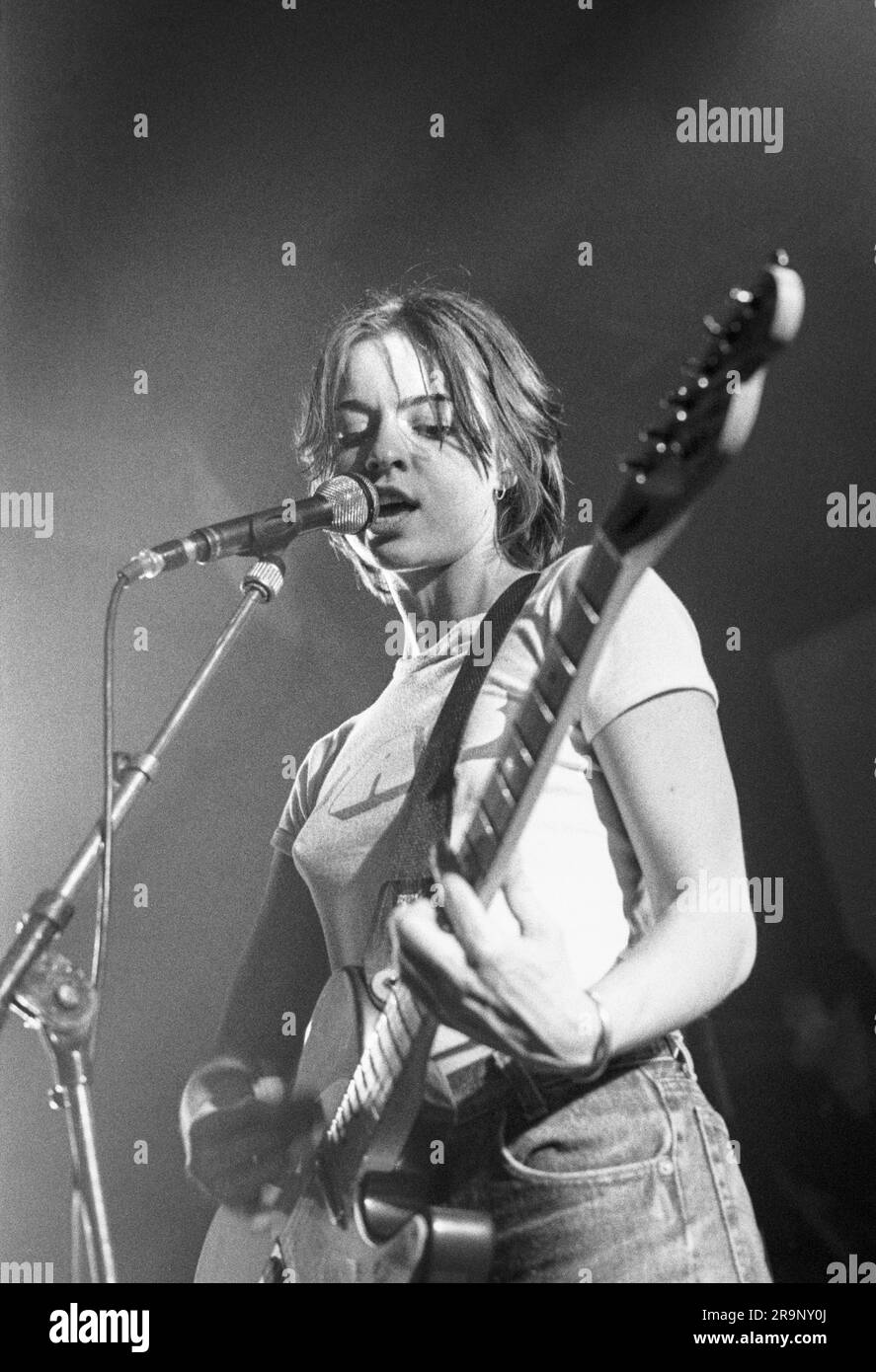 A young Louise Wener of rock band Sleeper playing a very early gig at ...