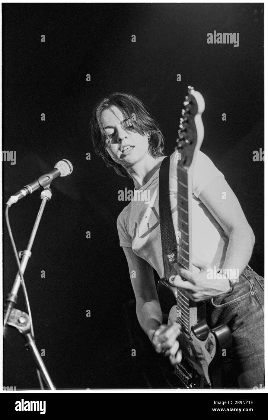 Singer Louise Wener of the band Sleeper playing live at Bristol ...