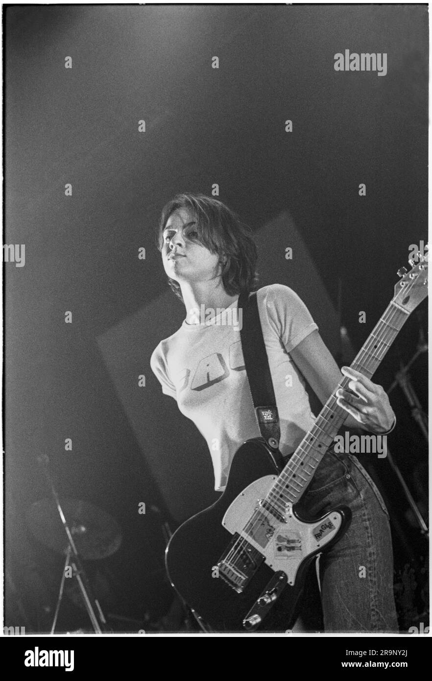 A young Louise Wener of rock band Sleeper playing a very early gig at ...
