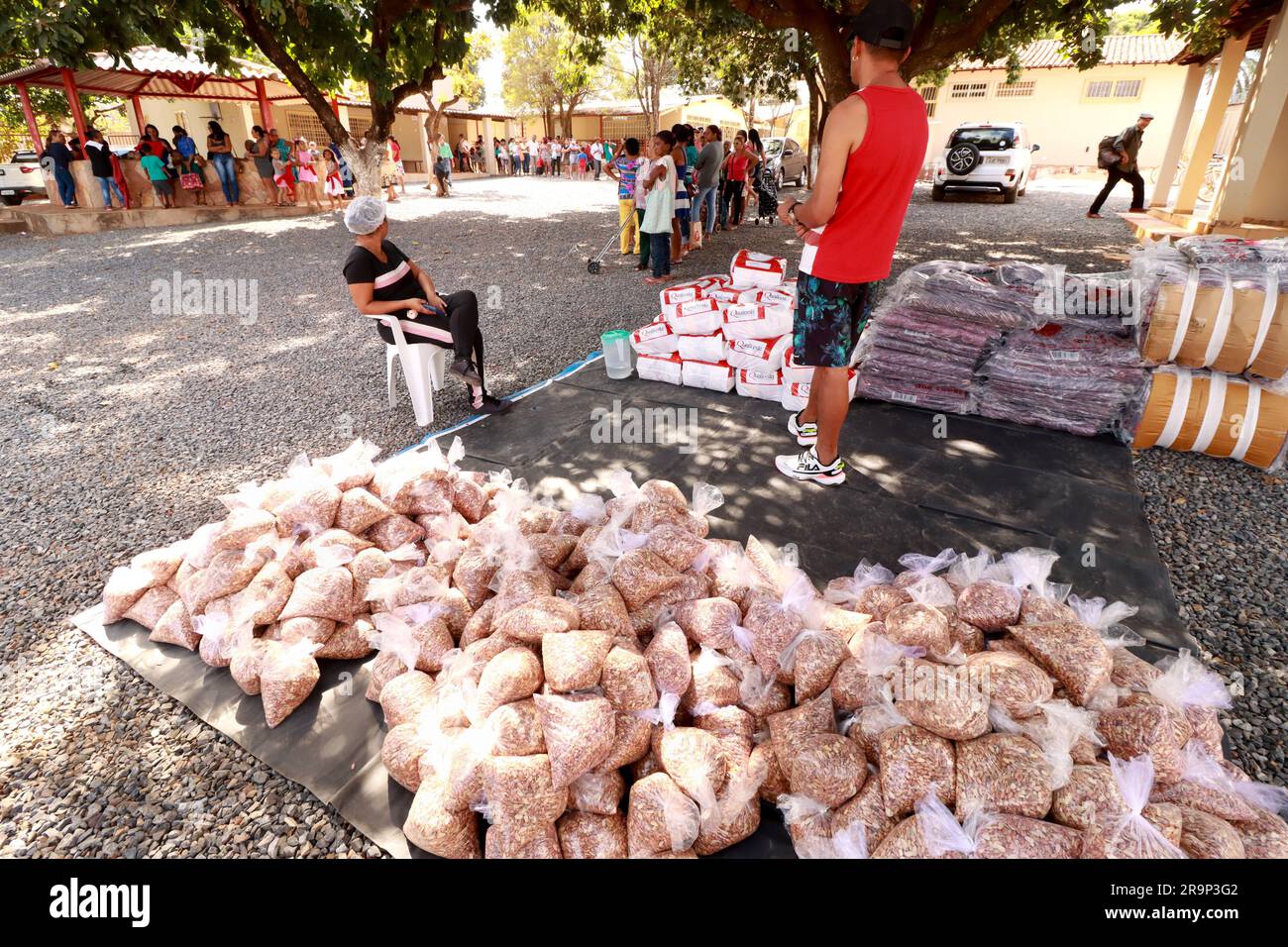 The Poor families in Planltina receiving packages of food Stock Photo ...