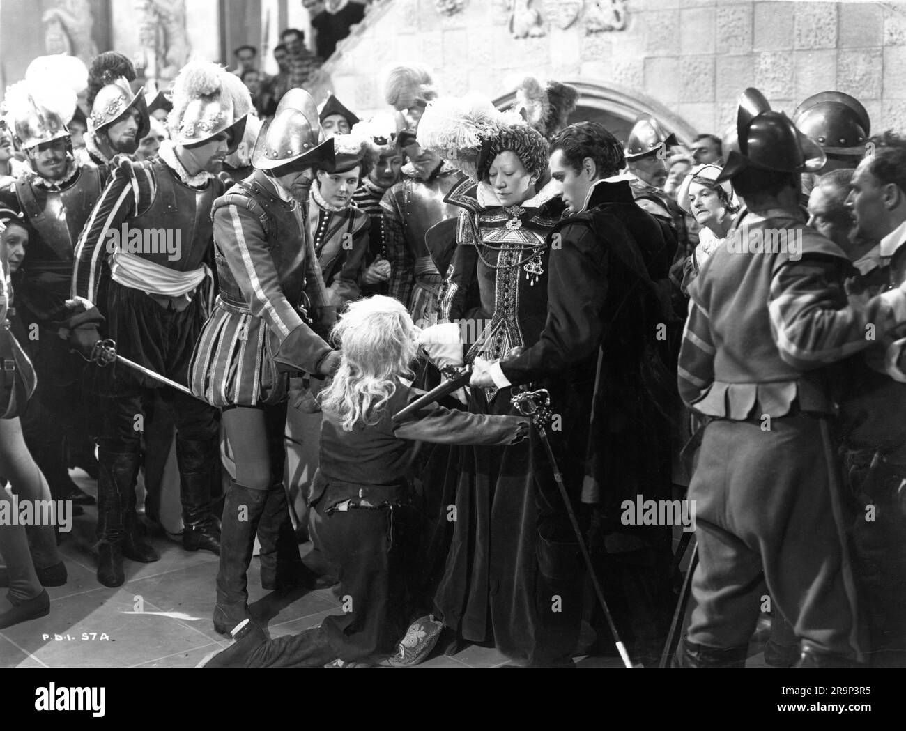 Flora robson as queen elizabeth hi-res stock photography and images - Alamy
