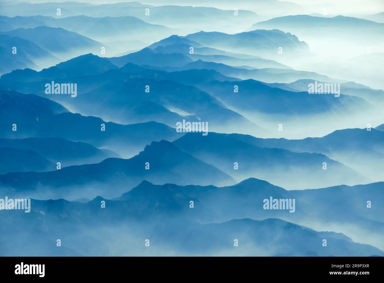Cascade Mountains from the air with fog, Oregon Stock Photo - Alamy