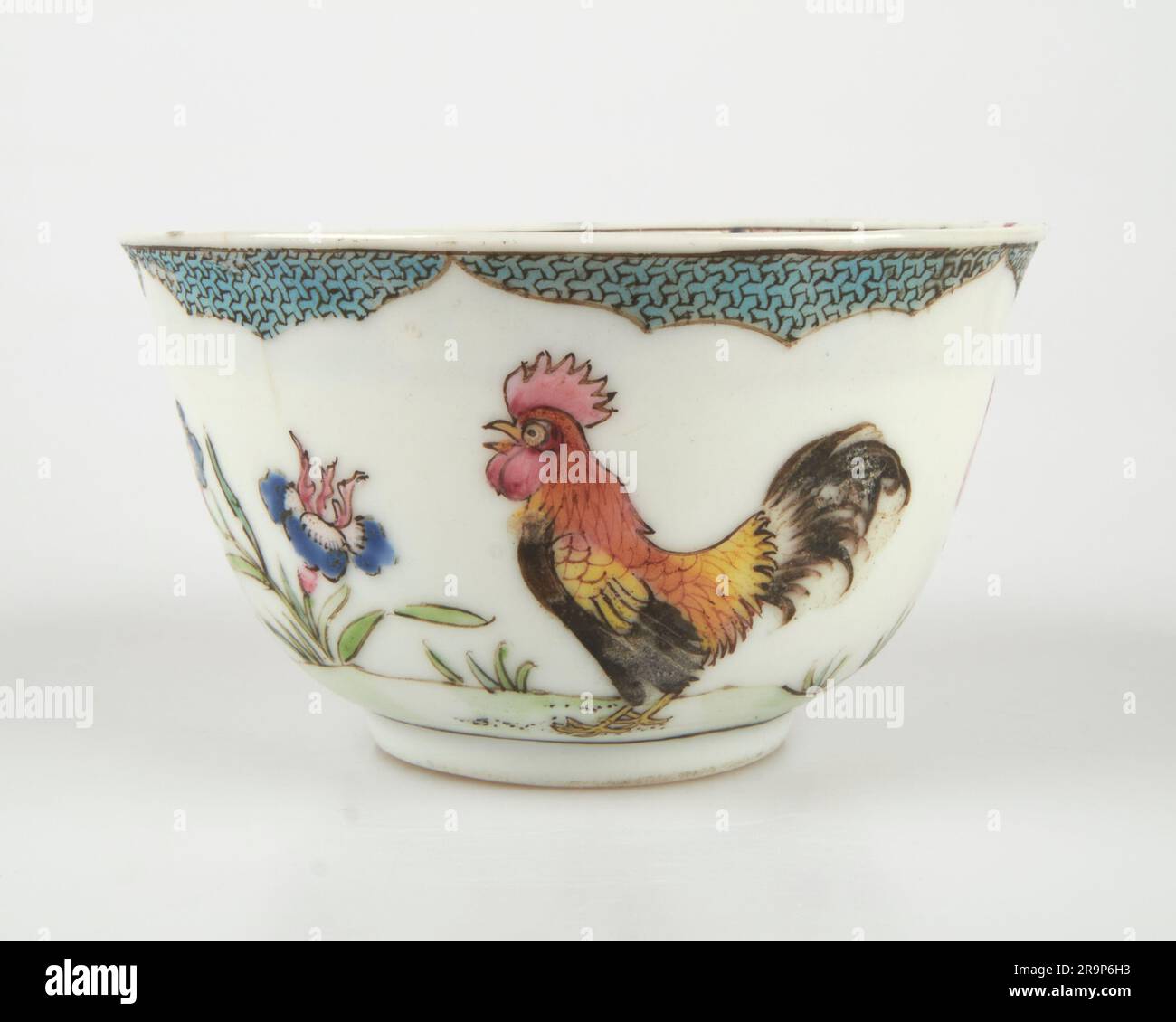 Antique Chinese Famille Rose chicken porcelain tea bowl Stock Photo - Alamy