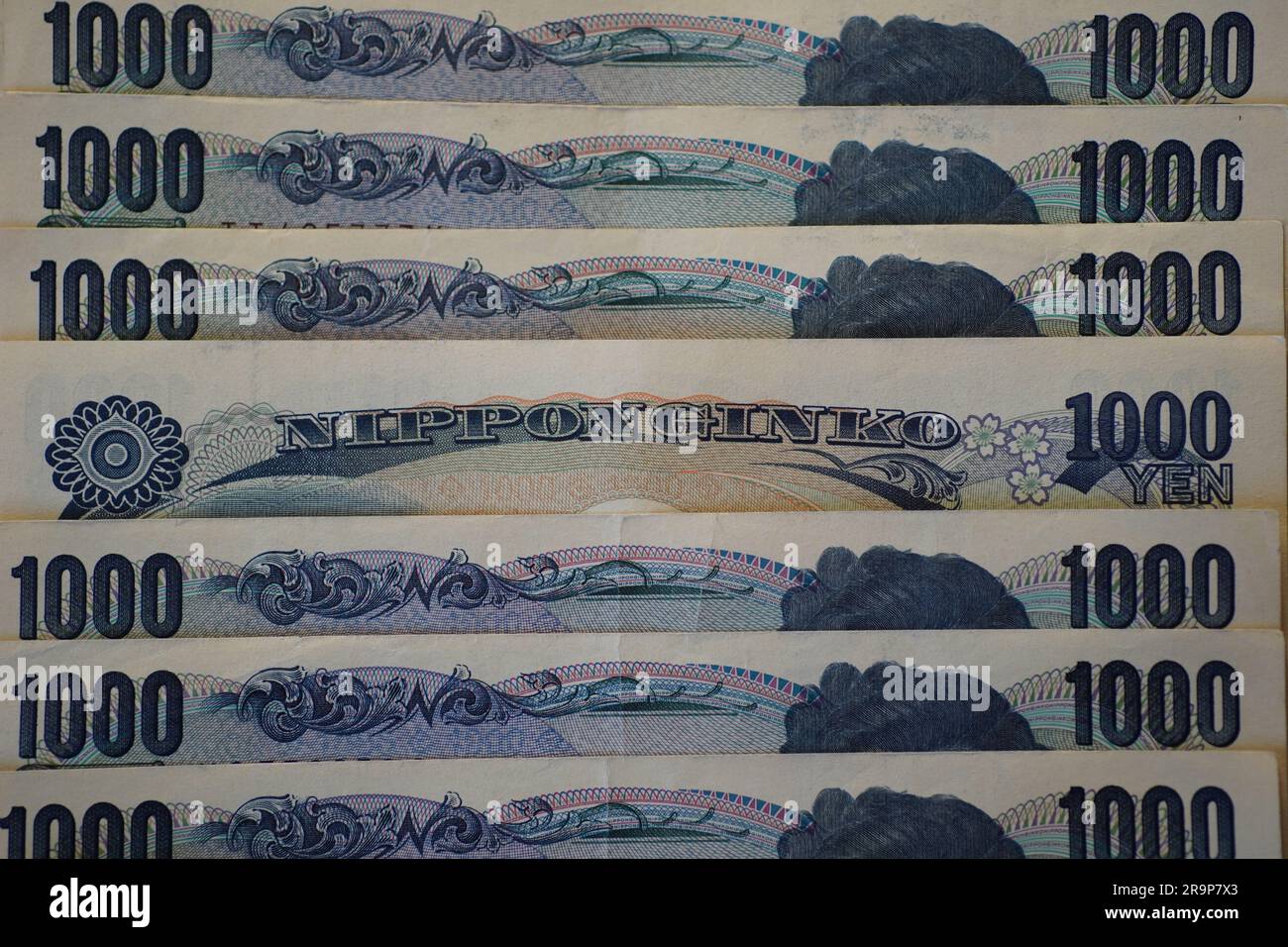 Banknotes 1000 japanese yen currency hi-res stock photography and ...