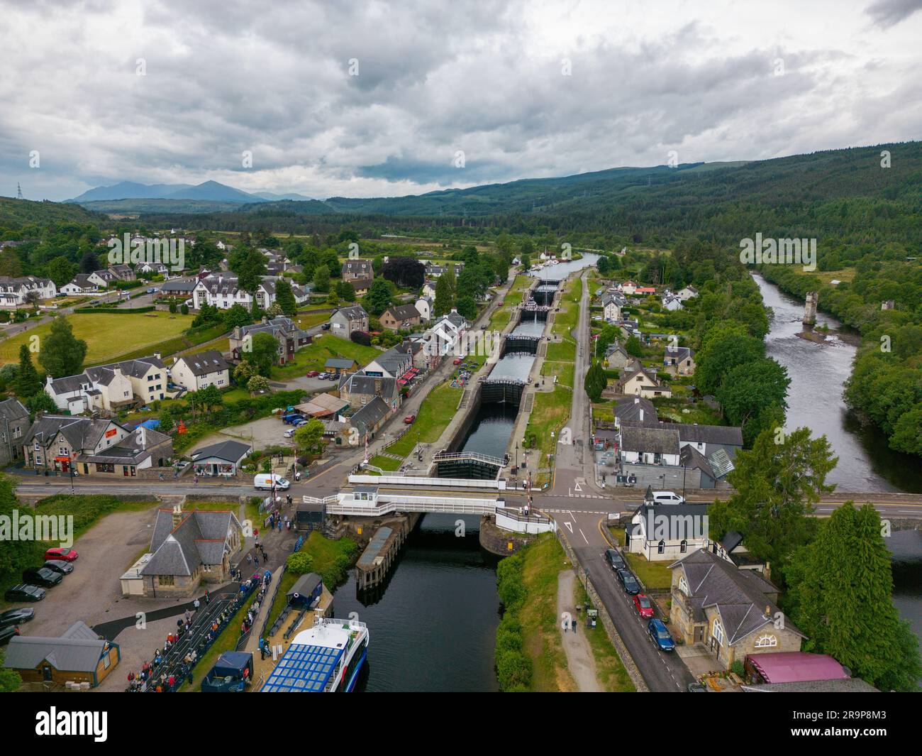 Loch ness aerial hi-res stock photography and images - Alamy
