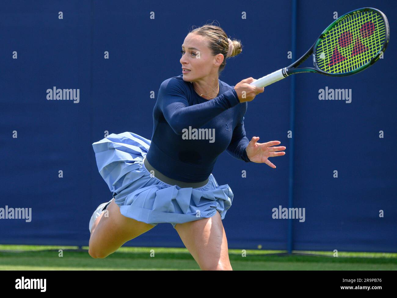 Romanian tennis playing forehand hi-res stock photography and images ...