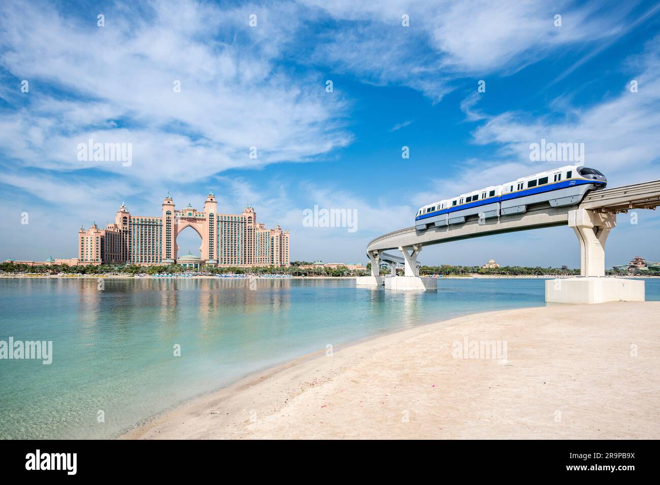 Dubai palm jumeirah monorail train hi-res stock photography and images ...