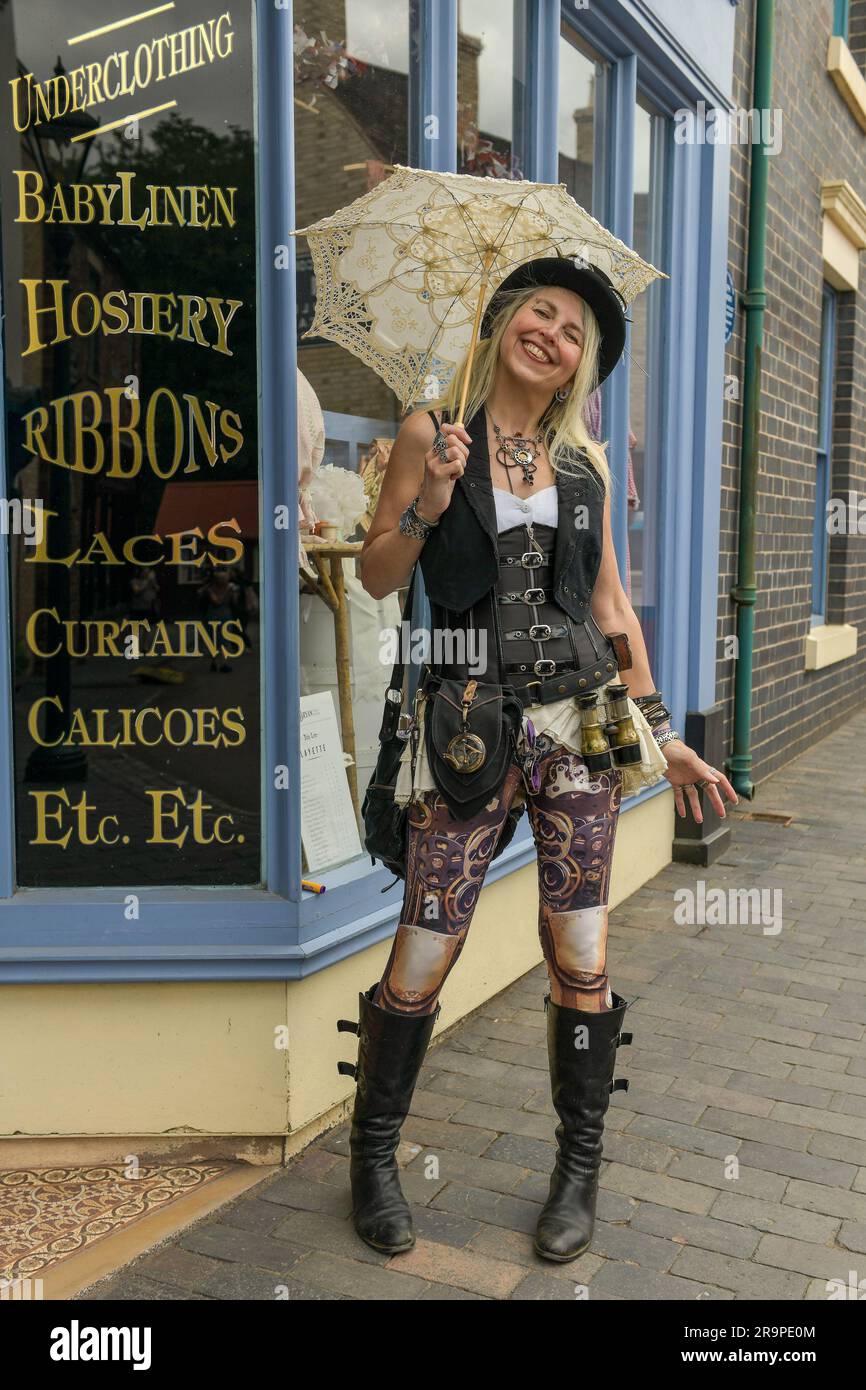 Steampunk googles hi-res stock photography and images - Alamy