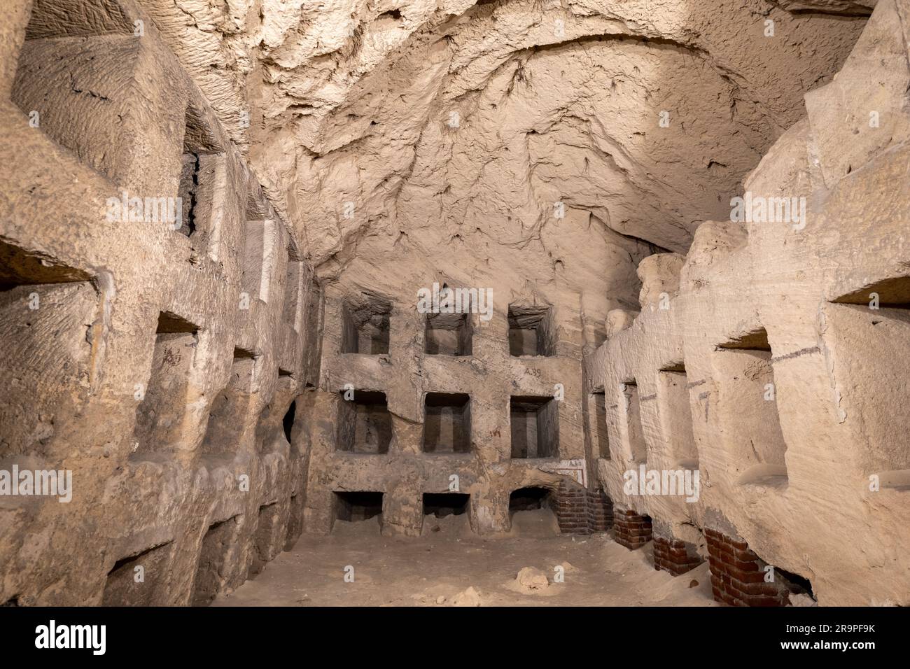 Egypt underground burial hi-res stock photography and images - Alamy