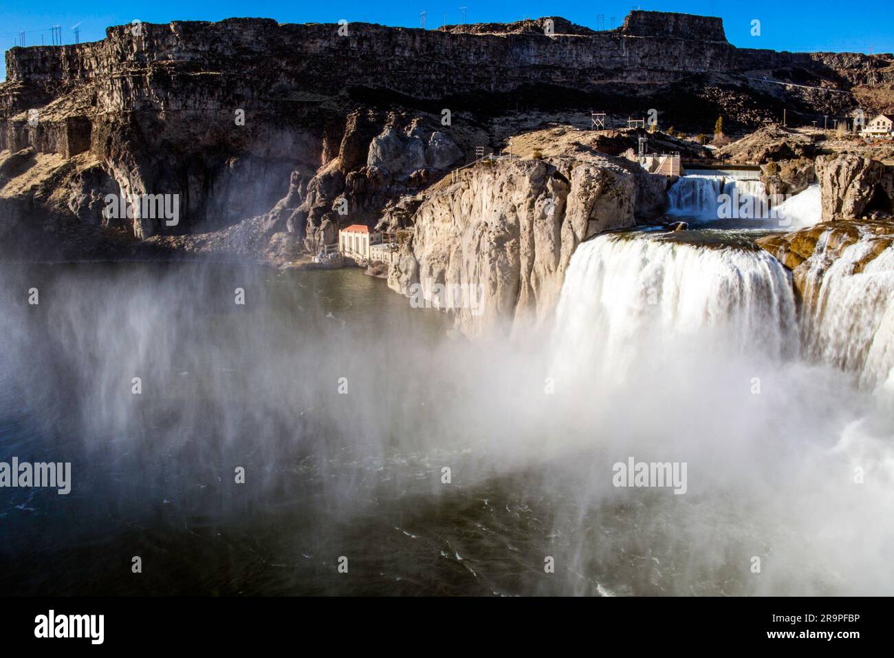Shoshone Falls, a waterfall on the Snake River near the city of Twin ...
