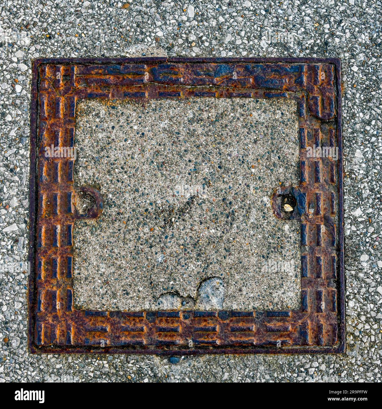 Manhole street concrete hi-res stock photography and images - Alamy