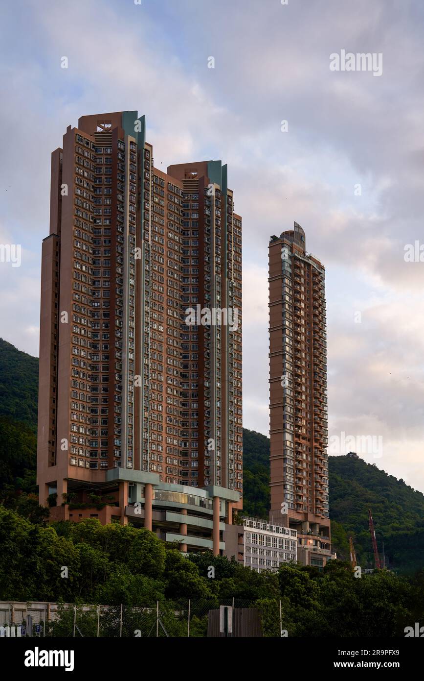 Crowded high-rise residential buildings and streets in the streets of ...