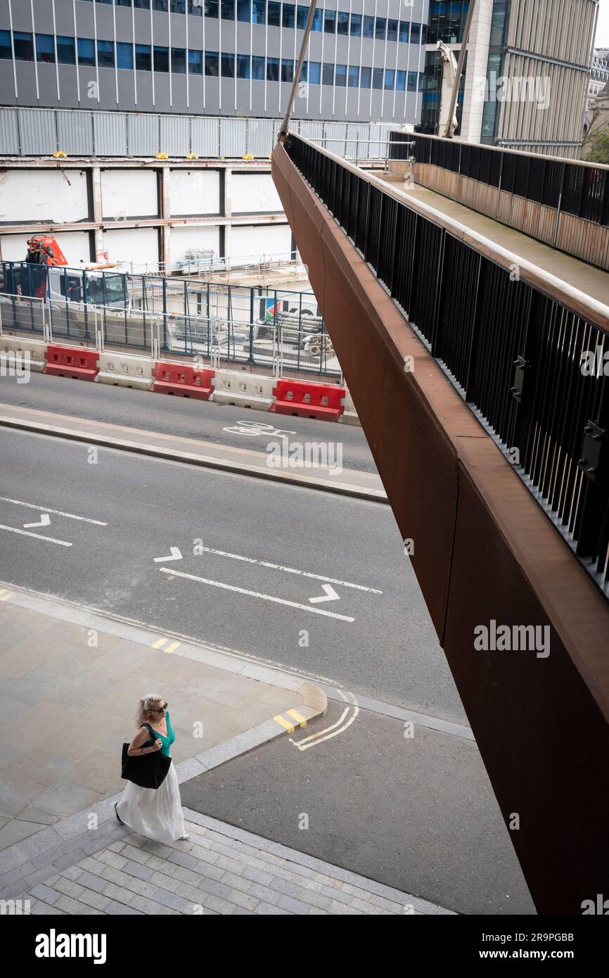 Redevelopment on London Wall has cut-off St Alphage Highwalk in the ...