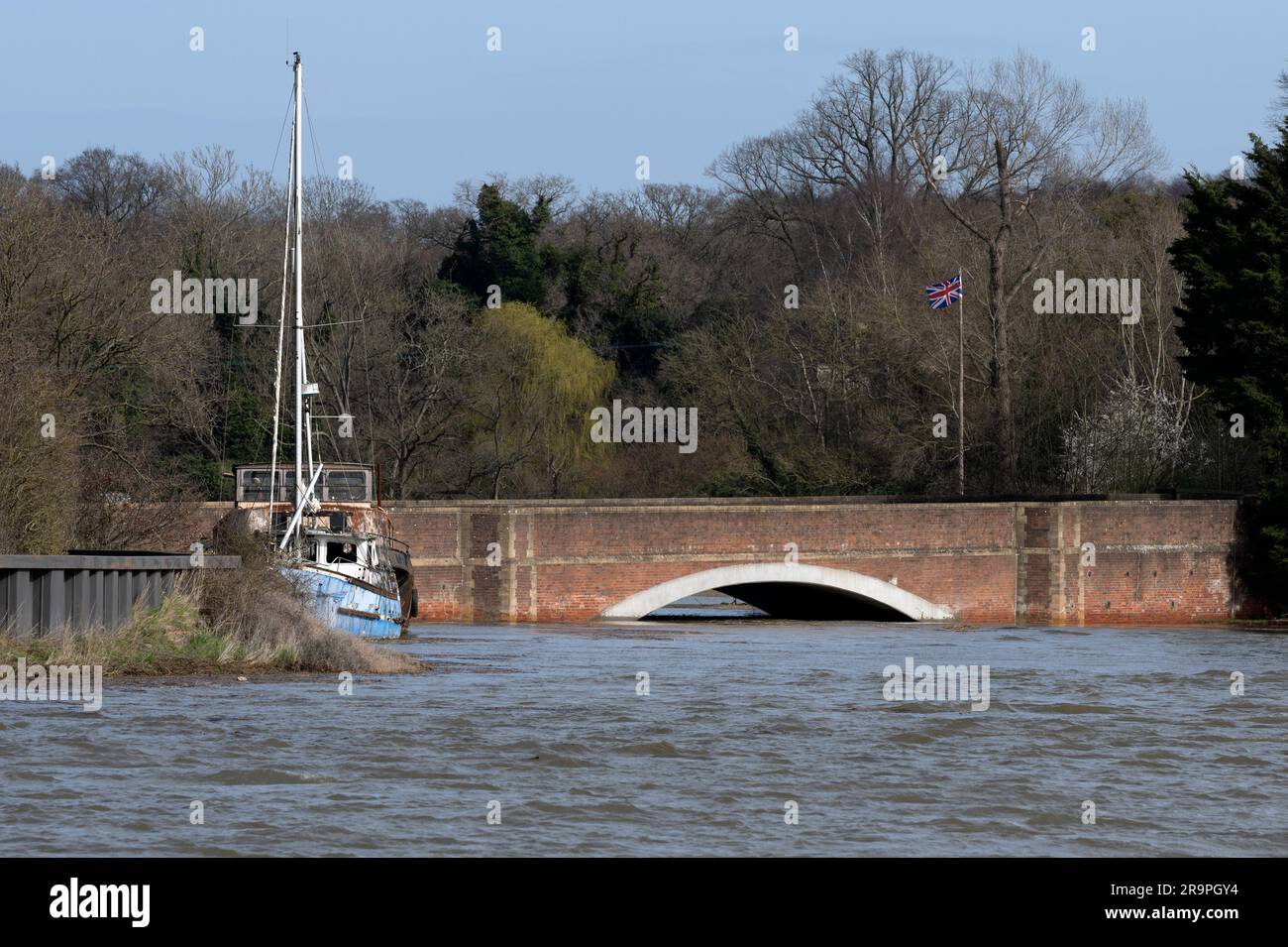 Spring high tide river Deben Melton Suffolk Stock Photo - Alamy