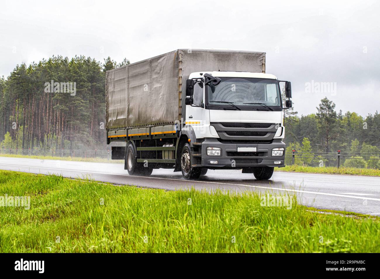Tilt truck hi-res stock photography and images - Alamy