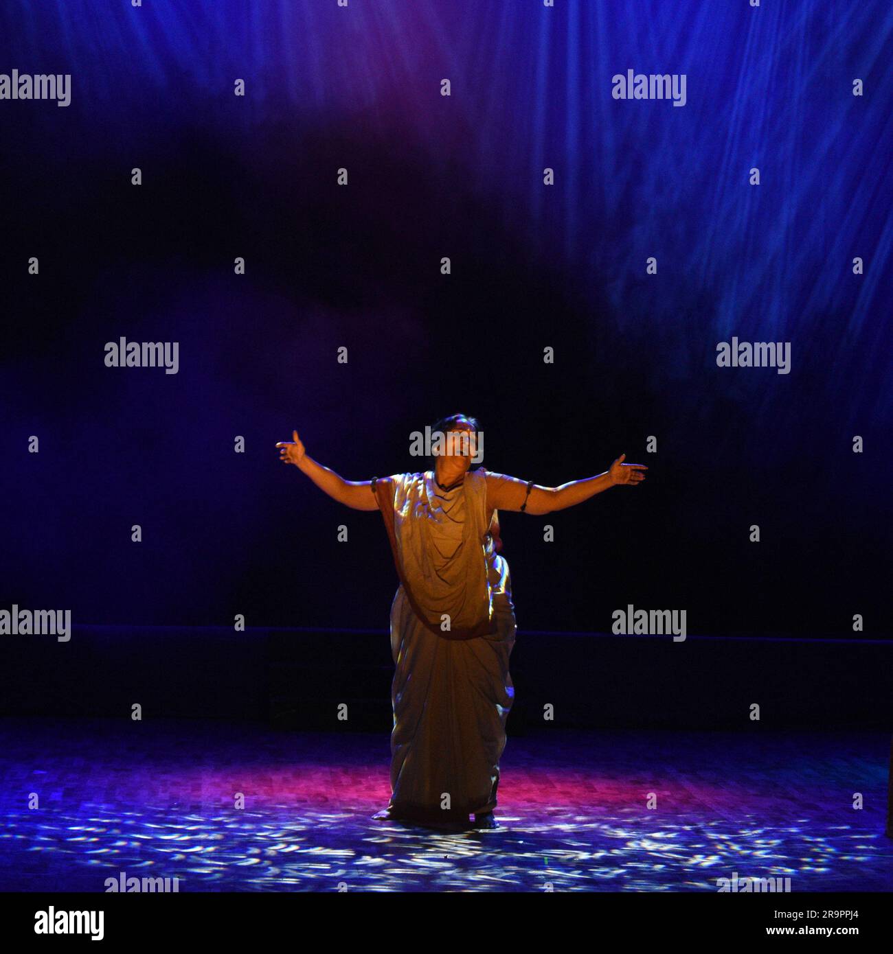 Rabindra dance hi-res stock photography and images - Alamy