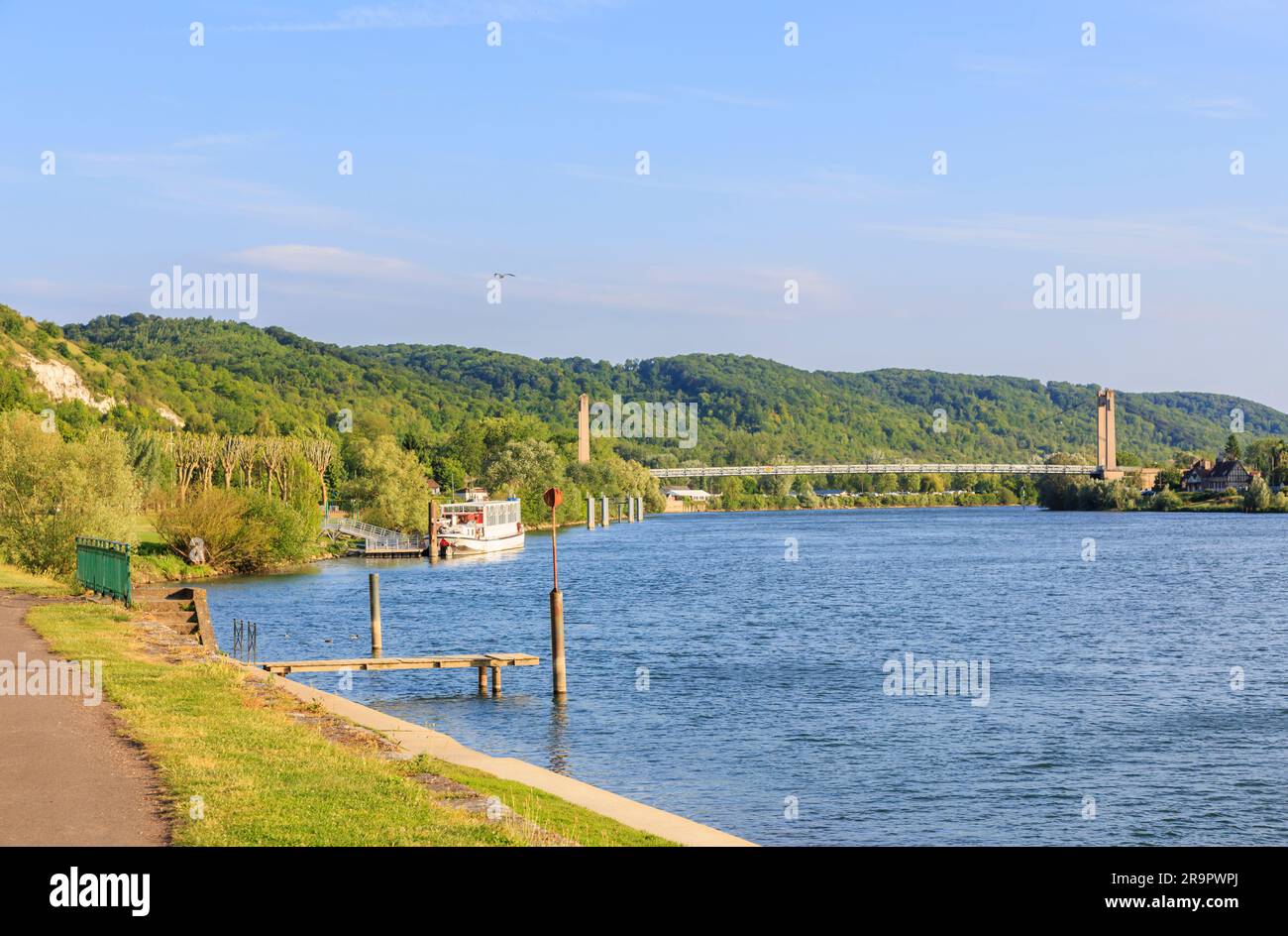 French copy small seine bridge hi-res stock photography and images - Alamy