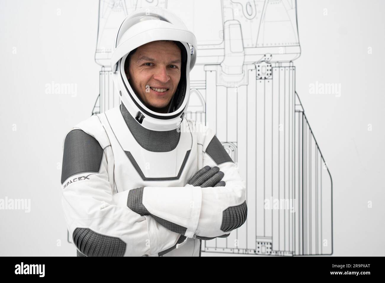 The USCV-7 (Crew 7) schematic shows SpaceX’s spacecraft configuration ...