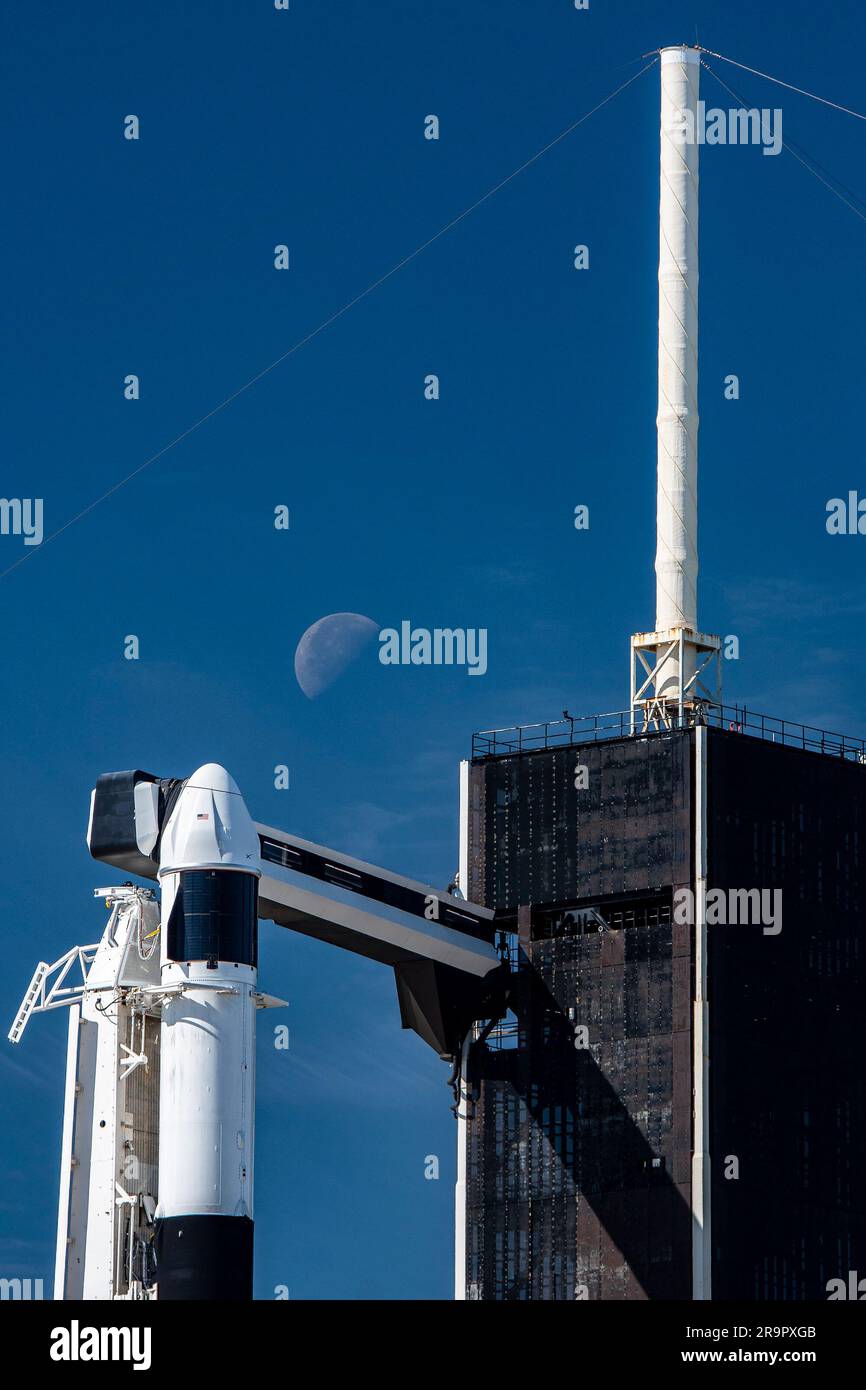 SpaceX CRS-27 Vertical at LC-39A. Seen here is a up-close view of the SpaceX Dragon spacecraft ...