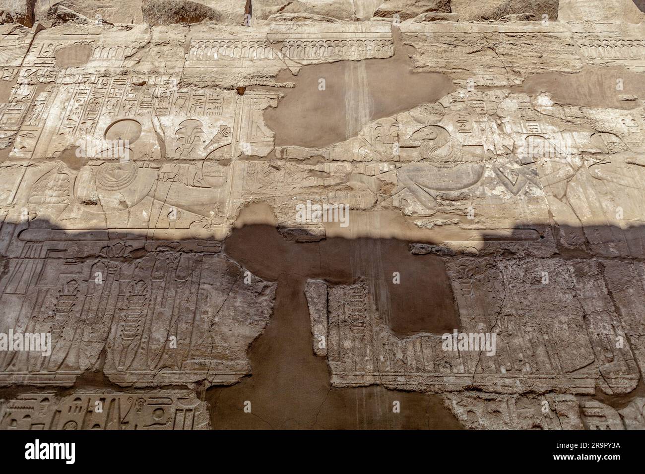 Ancient egyptian relief carving hi-res stock photography and images - Alamy