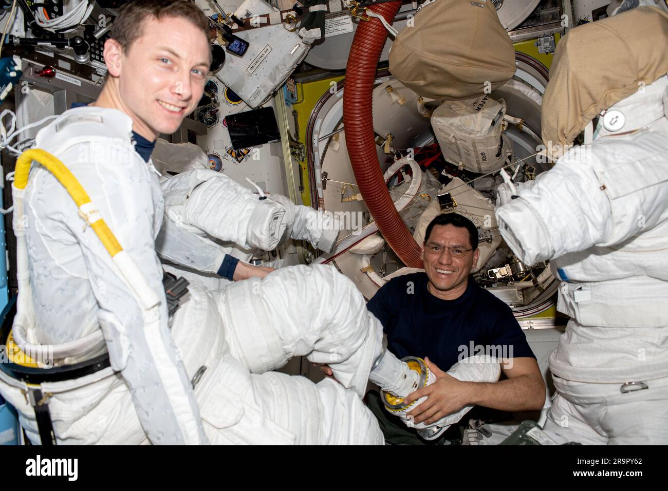 EVA EMU OFV EV. iss069e017116 (June 2, 2023) - NASA astronaut Frank ...