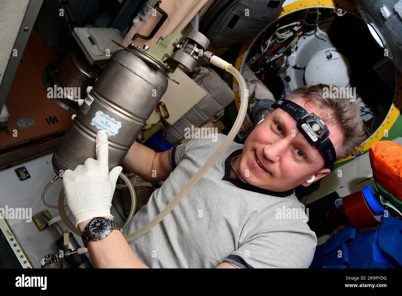 Orbital lab task hi-res stock photography and images - Alamy