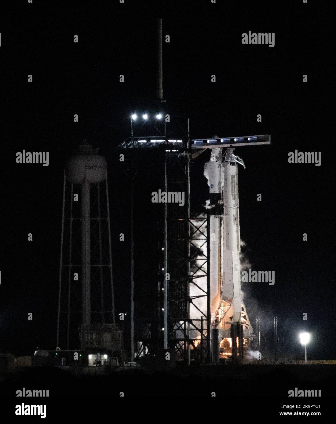 Falcon 9 engine hi-res stock photography and images - Alamy