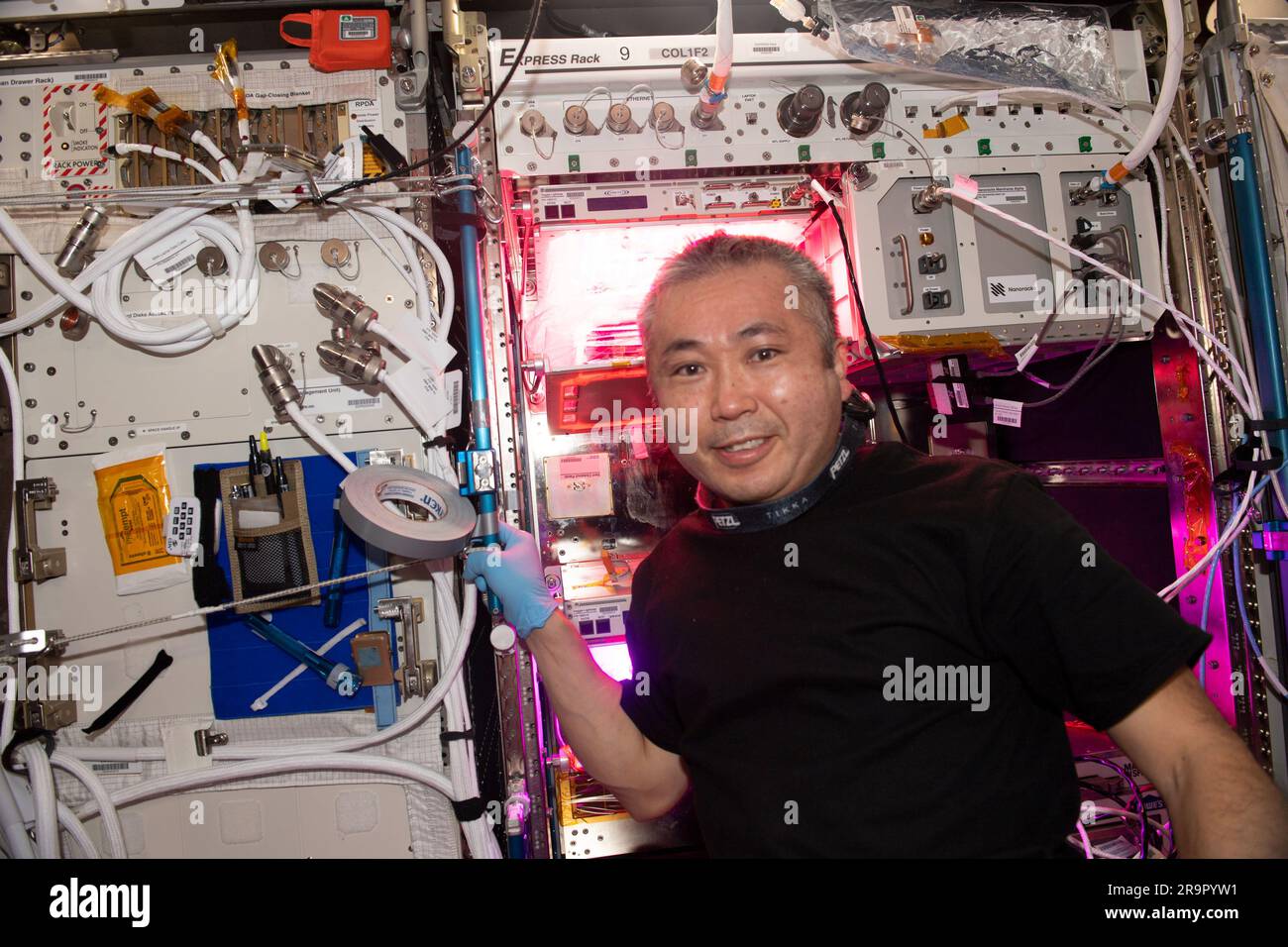 . iss068e038960 (Jan. 7, 2023) - Expedition 68 Flight Engineer Koichi ...