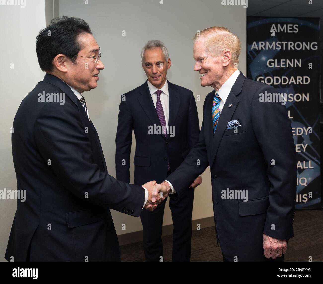 Japans prime minister kishida fumio hi-res stock photography and images ...