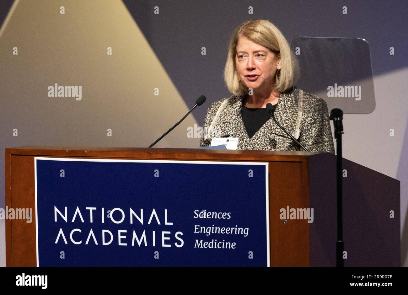 Commander pam melroy hi-res stock photography and images - Alamy