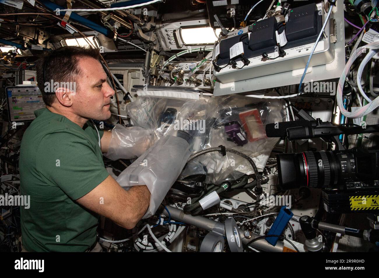 . iss068e053964 (Feb. 14, 2023) - NASA astronaut and Expedition 68 ...