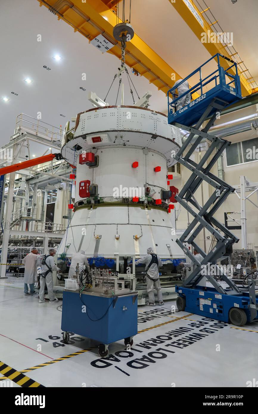 Artemis II SM Move to Fast Cell. Preparations are underway to lift the ...