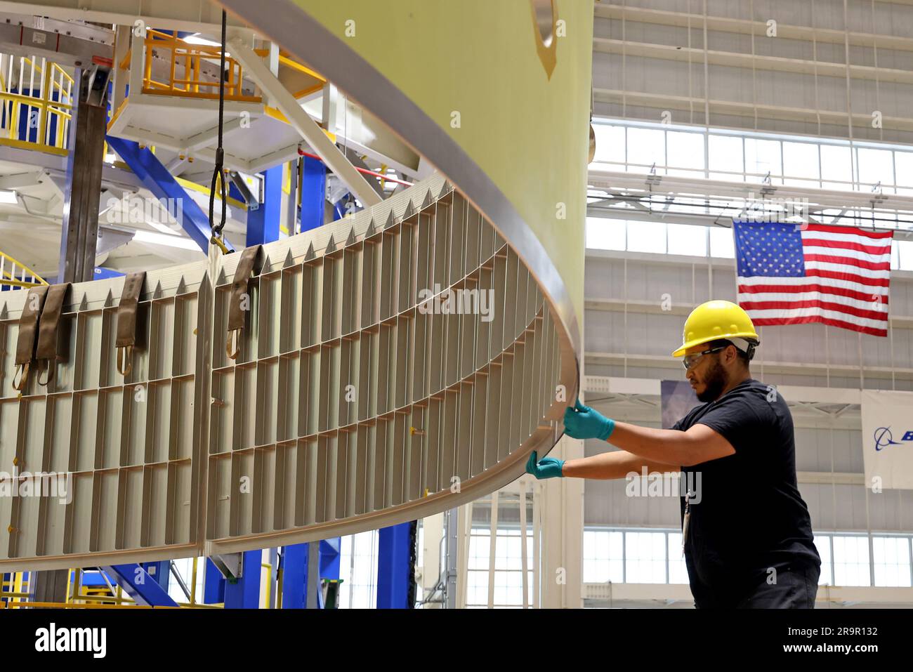 NASA, Boeing Complete Barrel Sections for future SLS Exploration Upper ...