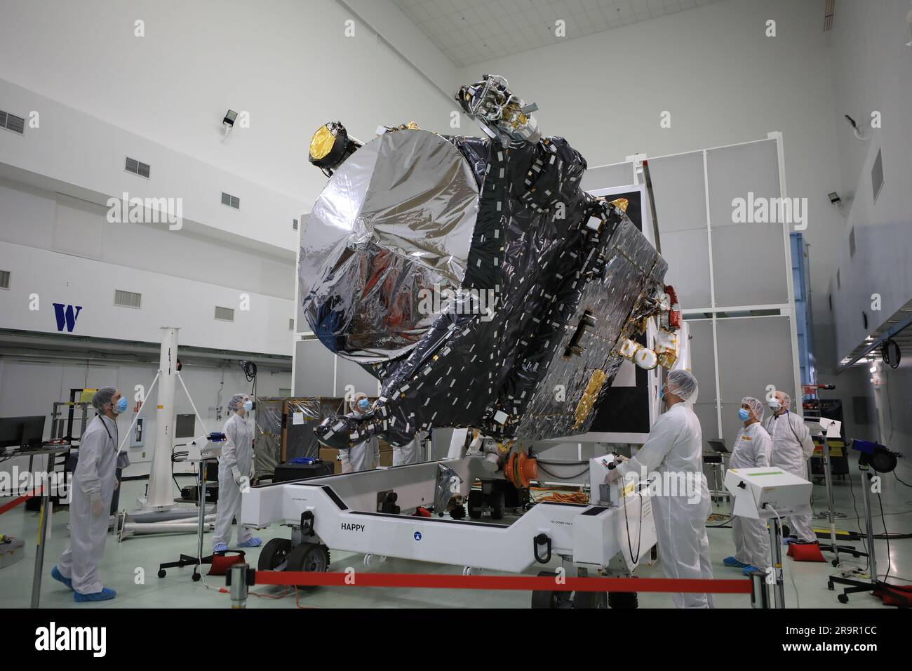 Psyche Spacecraft Processing. Technicians rotate NASA’s Psyche ...