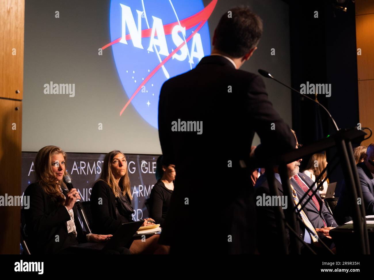 Anomaly resolution office hi-res stock photography and images - Alamy