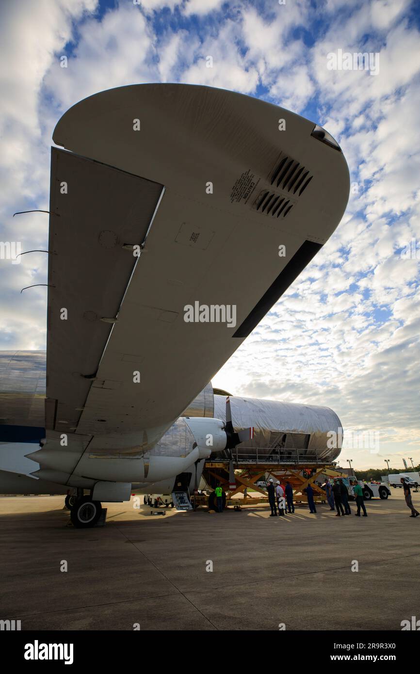 MPLM Transfer to Super Guppy. The Multi-Purpose Logistics Module (MPLM ...