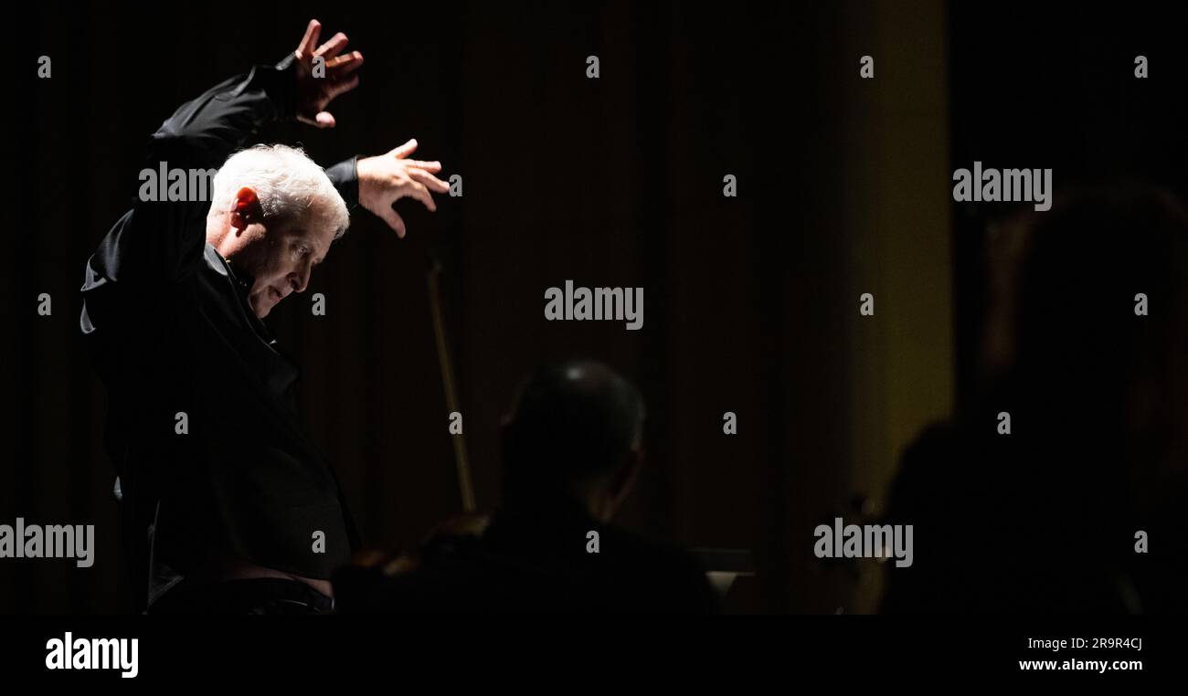 National Philharmonic Performs Cosmic Cycles: A Space Symphony. Maestro ...