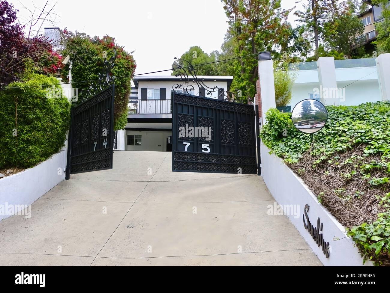 The Elvis house 7475 Mulholland Drive Los Angeles California 90046 USA ...