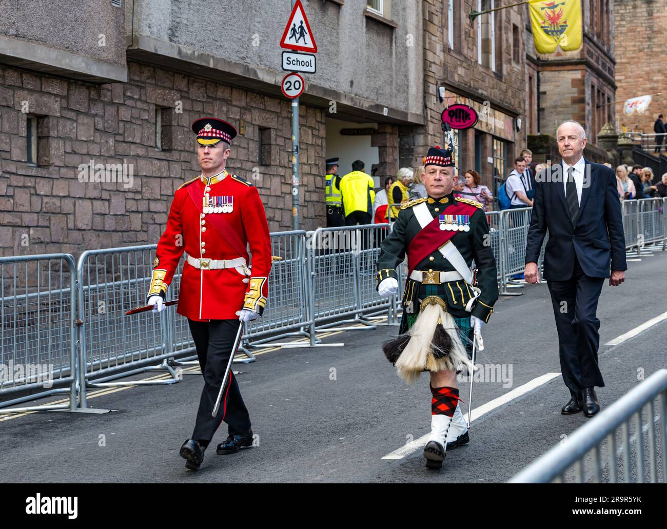 Scottish soldiers walk down Royal Mile ahead of Queen Elizabeth coffin ...