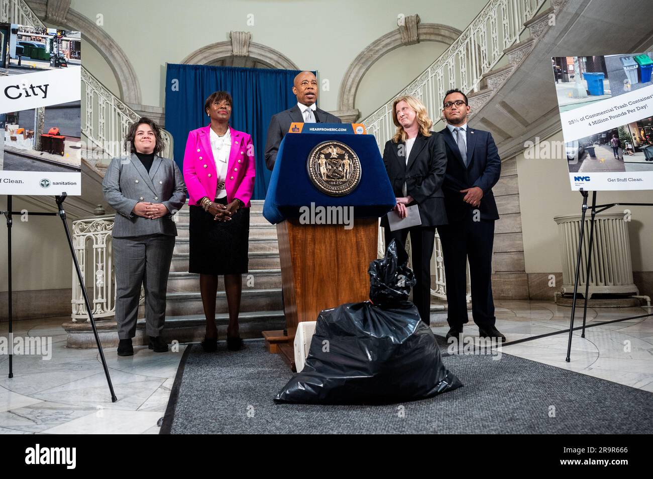 Containerization of trash hi-res stock photography and images - Alamy